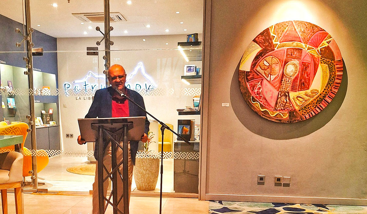 Khalid Nazroo célèbre un demi-siècle de création au Hennessy Park Hotel