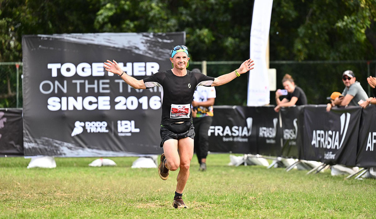 Simon Desvaux de Marigny survole le Dodo Trail pour un 7e sacre historique