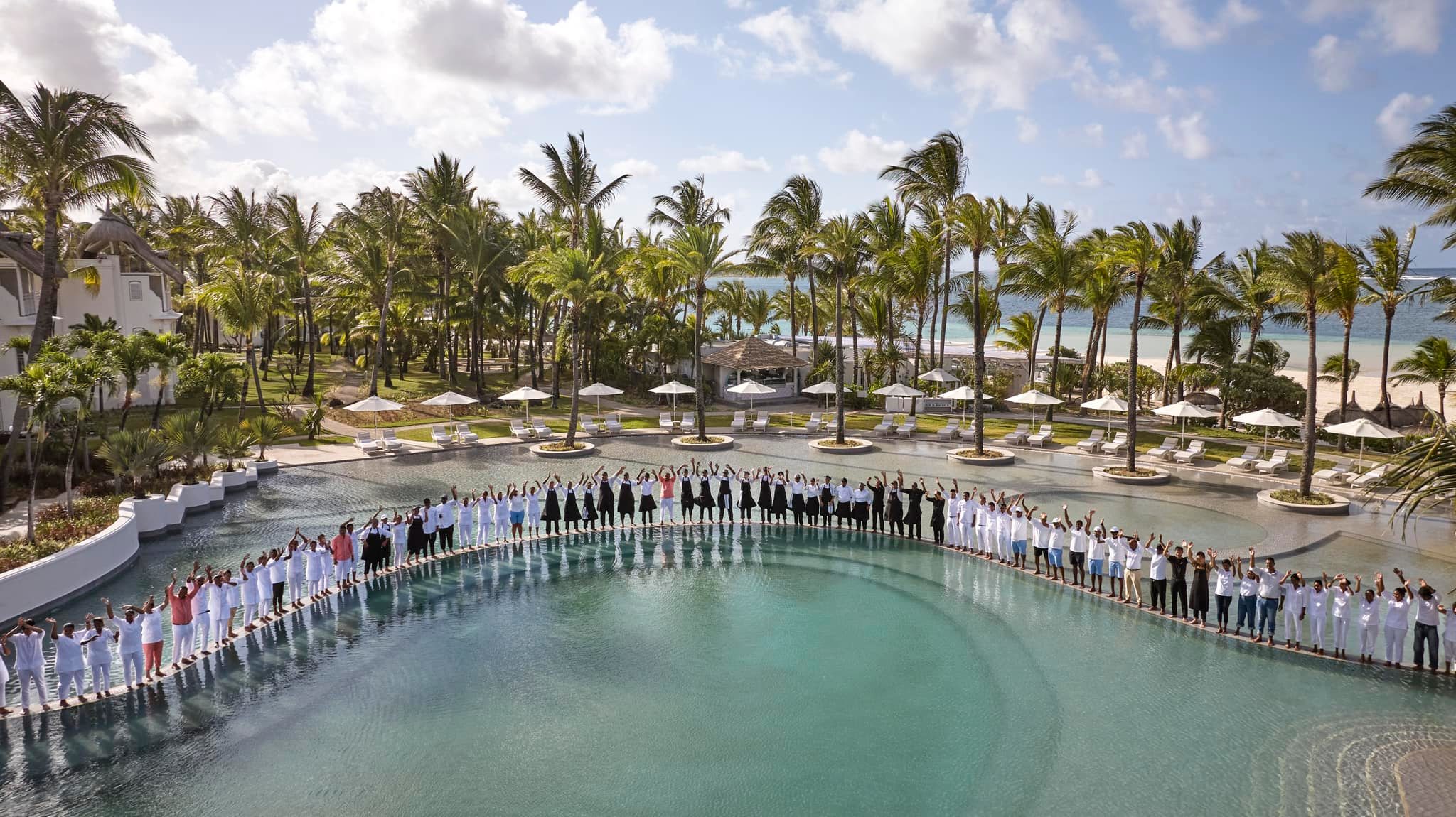 l-emblematique-complexe-hotelier-lux--belle-mare-rouvre-ses-portes--